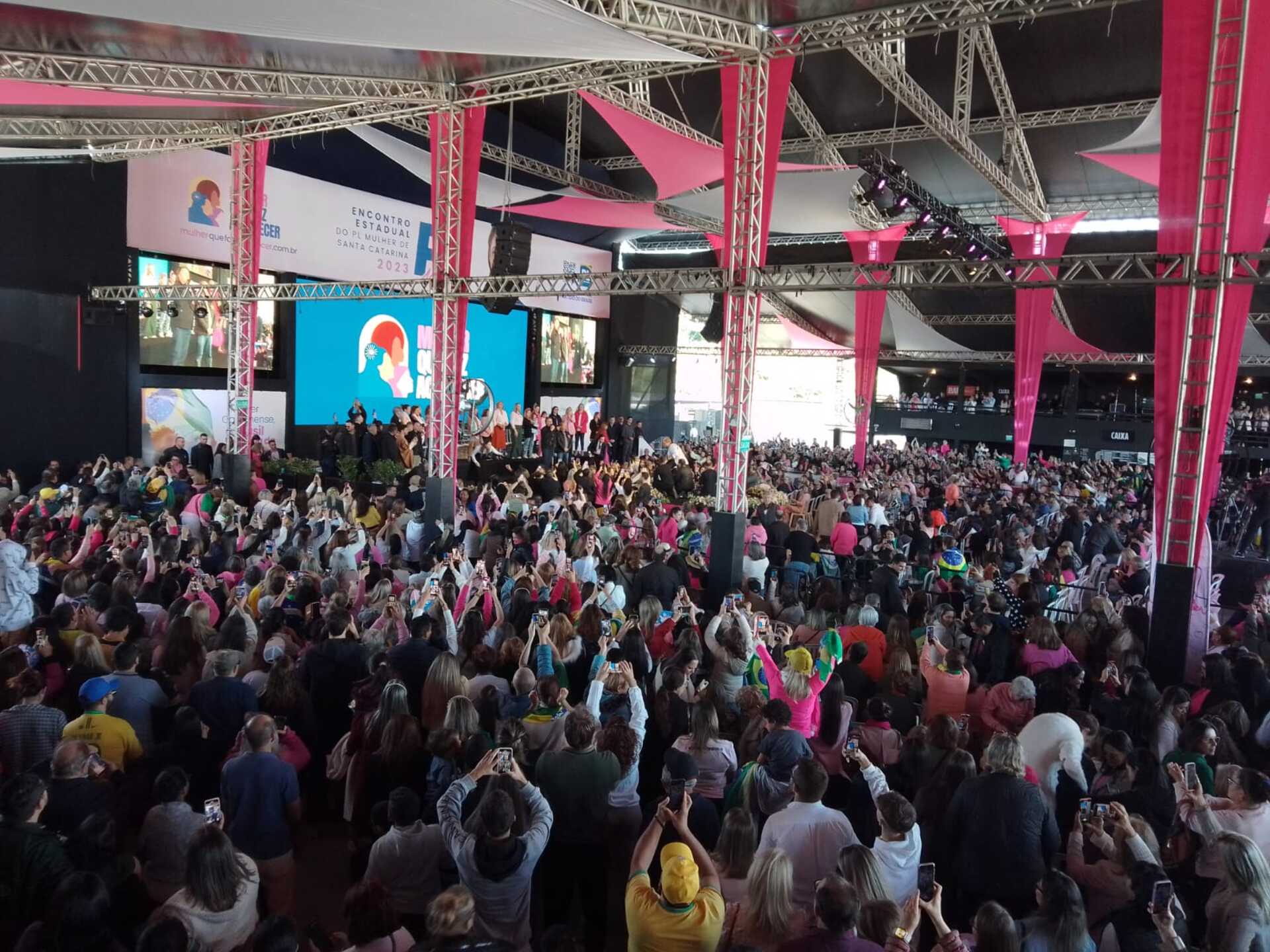 Michelle Bolsonaro atrai grande público no evento do PL Mulher em ...
